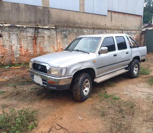 TOYOTA HILUX 2003 Usados e Novos