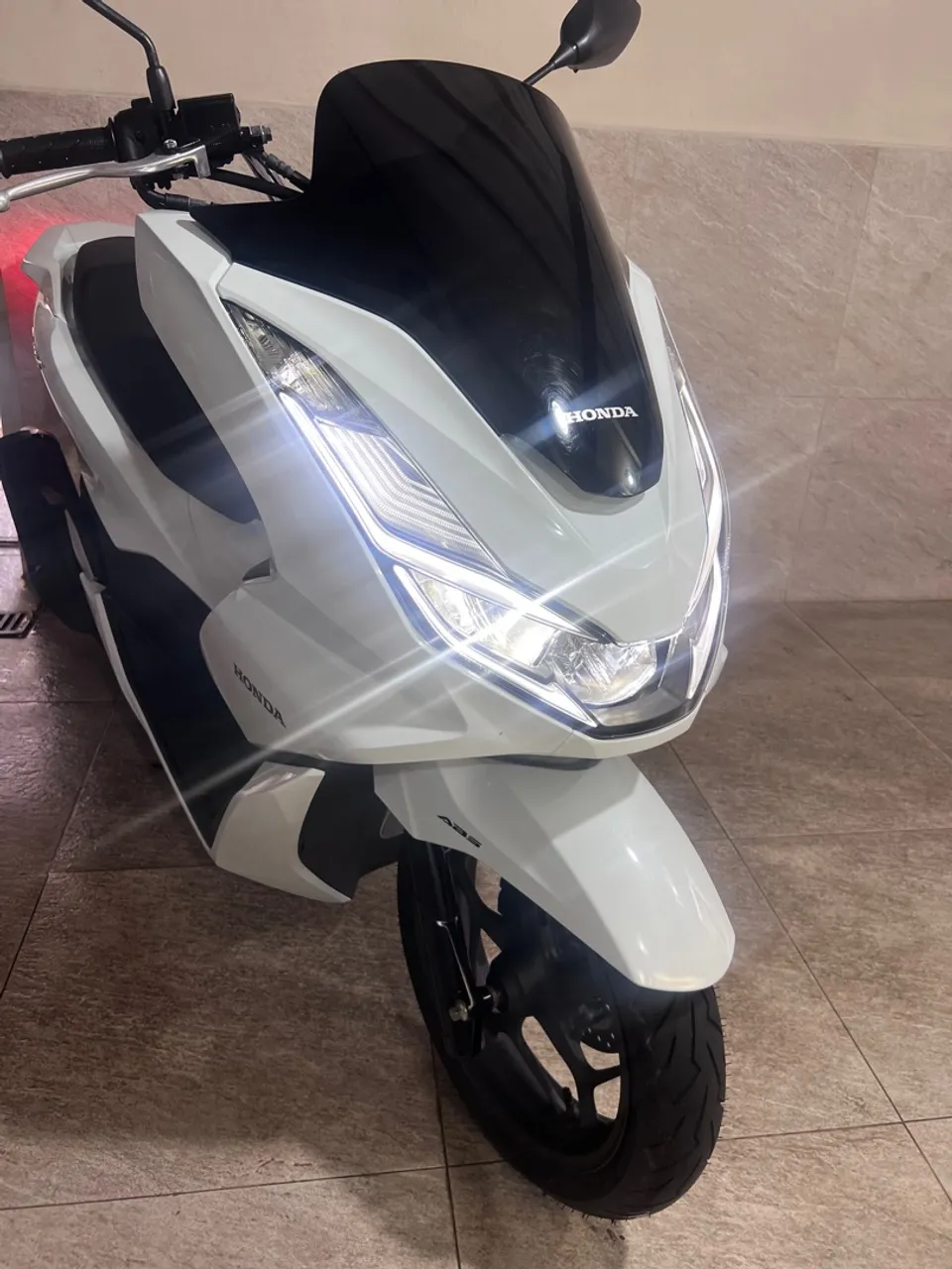 Motos HONDA PCX 2024 no Brasil