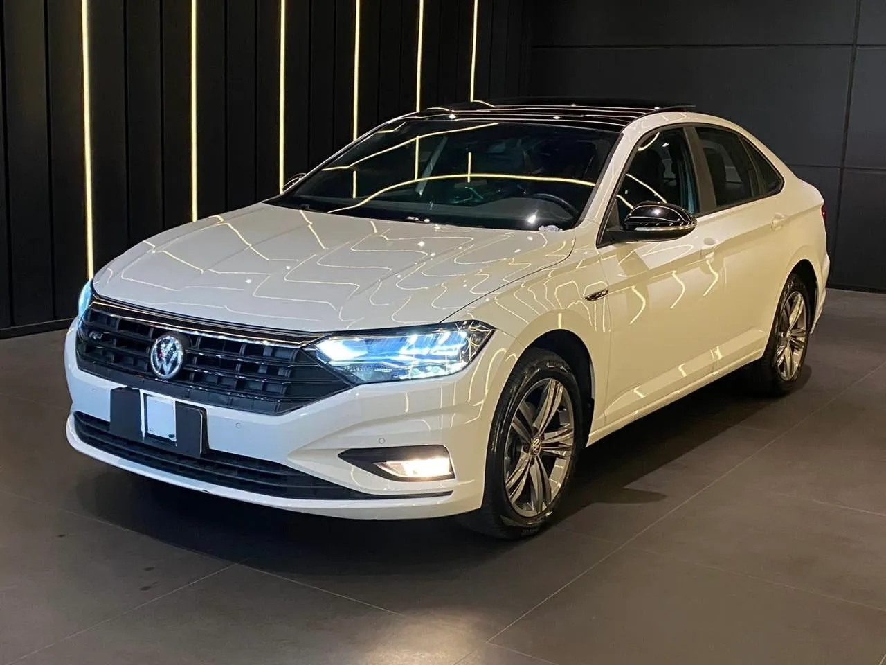 VOLKSWAGEN JETTA Usados e Novos