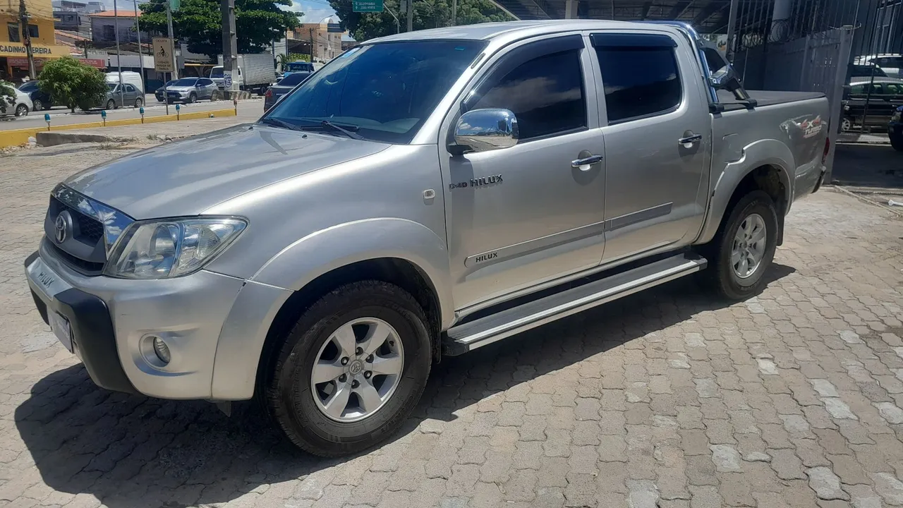 TOYOTA HILUX 2010 Usados e Novos