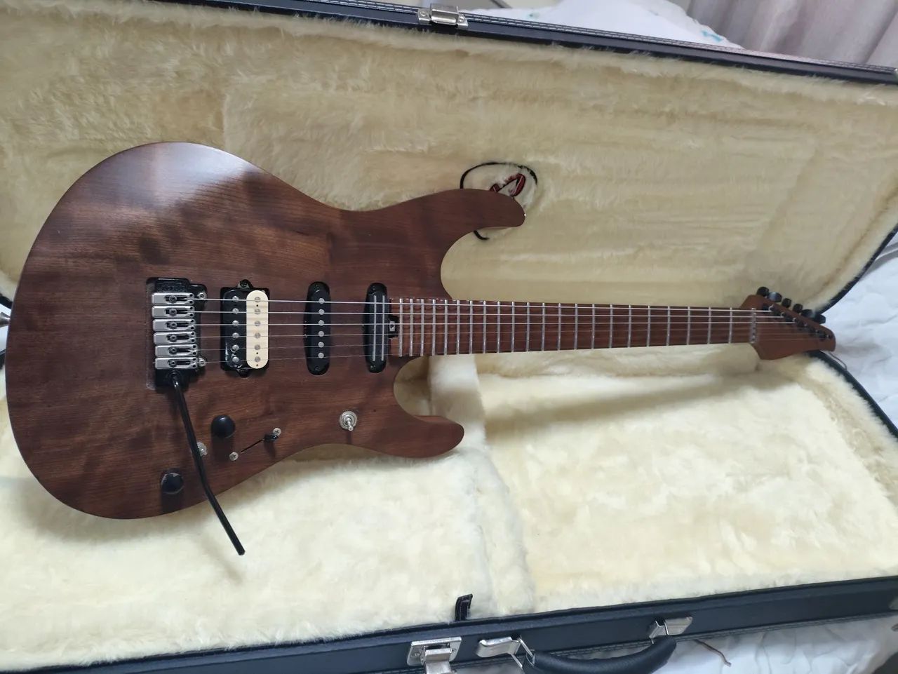 Guitarra Custom Shop - Modelo Modern Shur - Instrumentos musicais - Vila Homero Thon, Santo ...