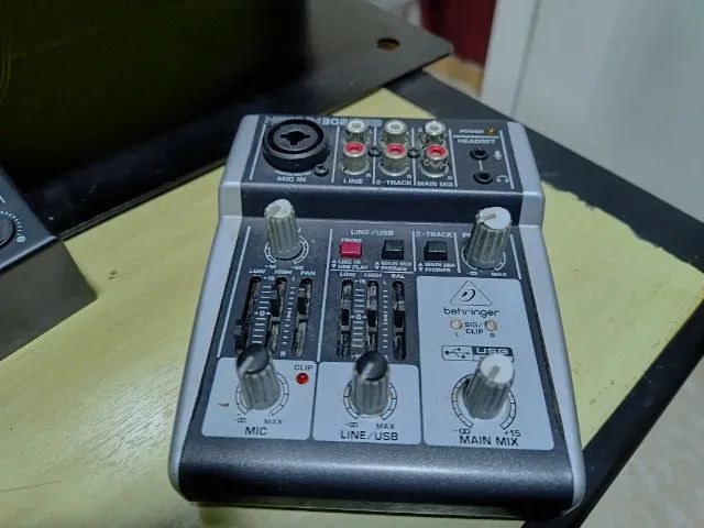 MESA DAC BEHRINGER XENYX302USB (Leia a descrição) - Instrumentos ...
