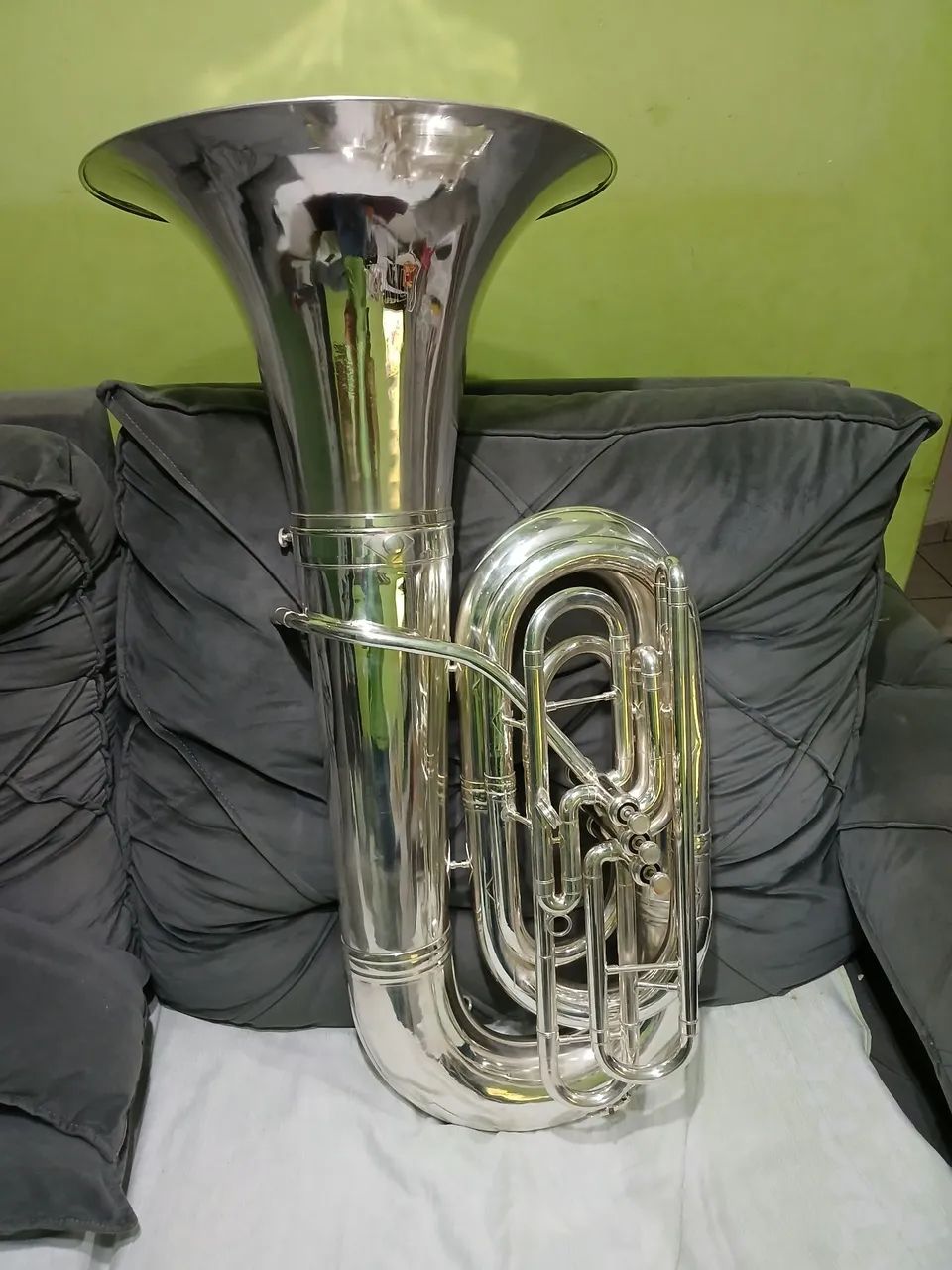 Tuba king sib prateada com muito som - Instrumentos musicais - Jardim ...