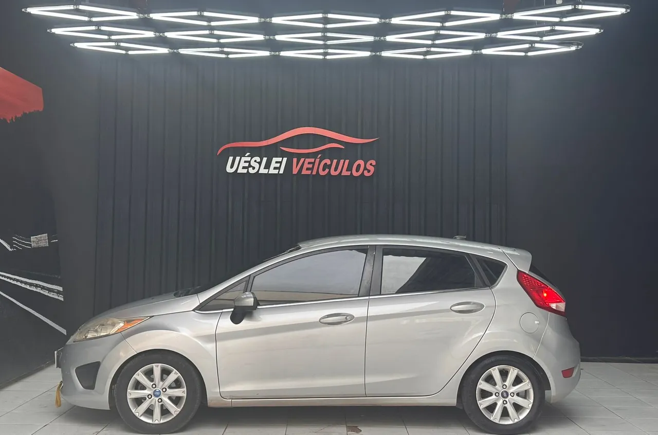 FORD FIESTA 1.6 SE HATCH 16V FLEX 4P POWERSHIFT Usados e Novos