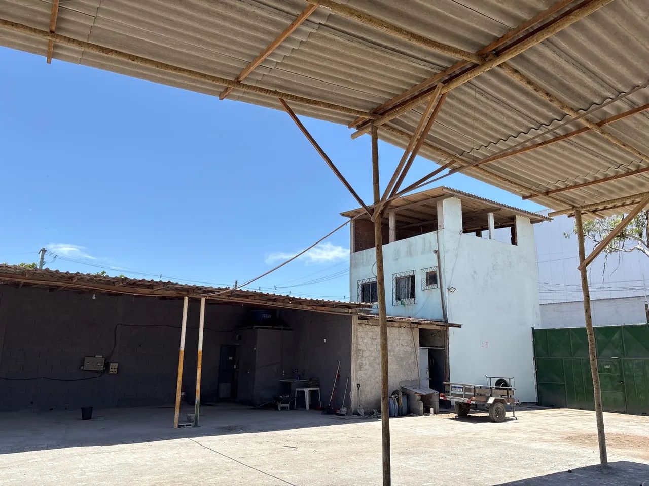 Área com galpão Barramares - Comércio e indústria - Jardim Camburi ...