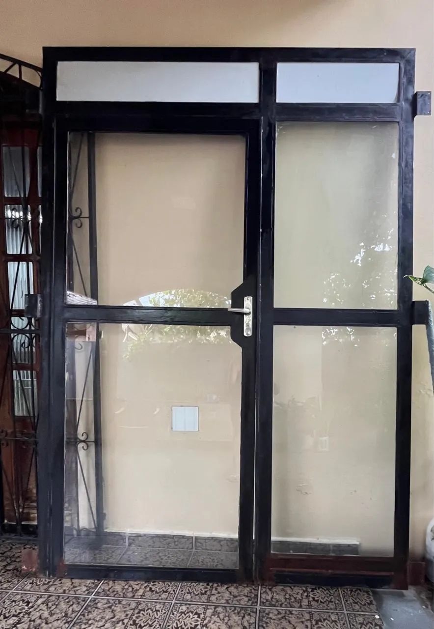 Vendo Porta de Ferro/Vidro - Portas e Janelas - Cidade Nova, Manaus ...