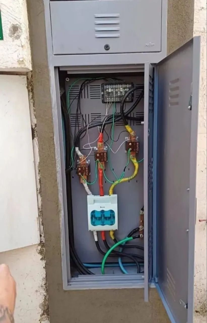 Eletricista Quadro comandos poste Gato iluminação etc - Instalações ...