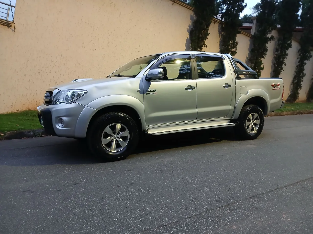 "toyota hilux 2010" - Carros Usados e Novos à venda