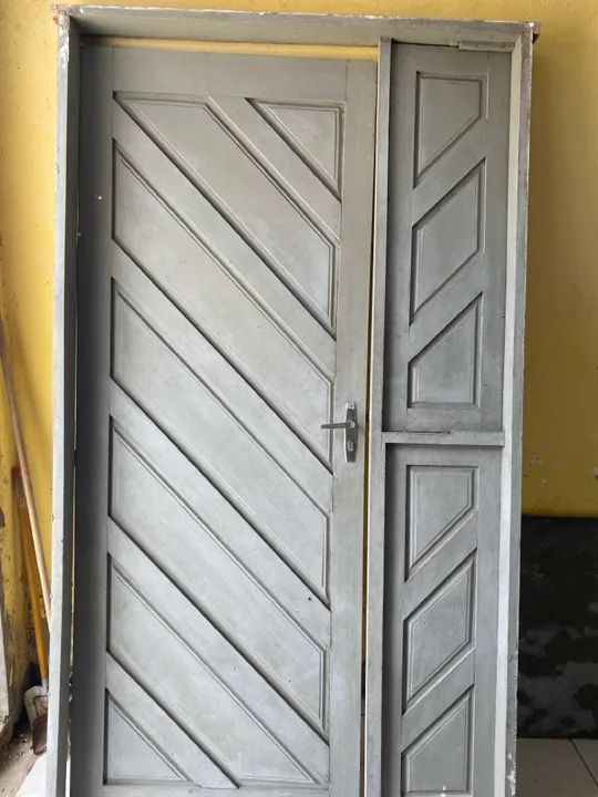 Porta + caixa de porta de madeira timborana em boas condições - Portas ...