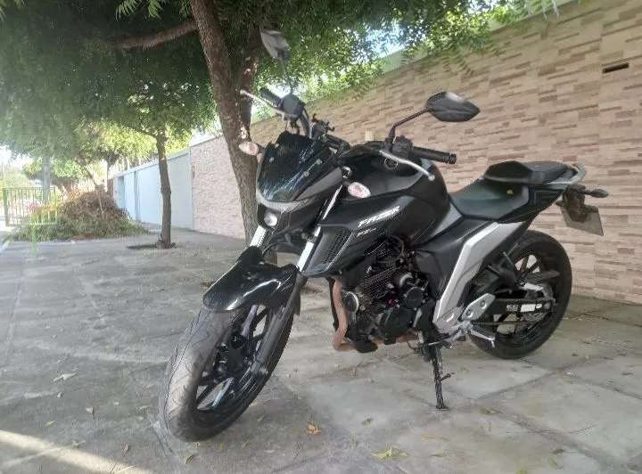 Motos Yamaha FZ25 no Brasil