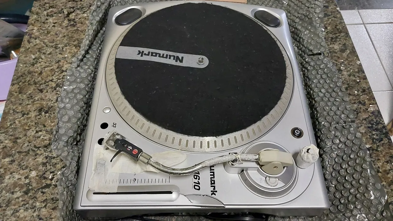 "toca disco de madeira" - Antiguidades no Brasil