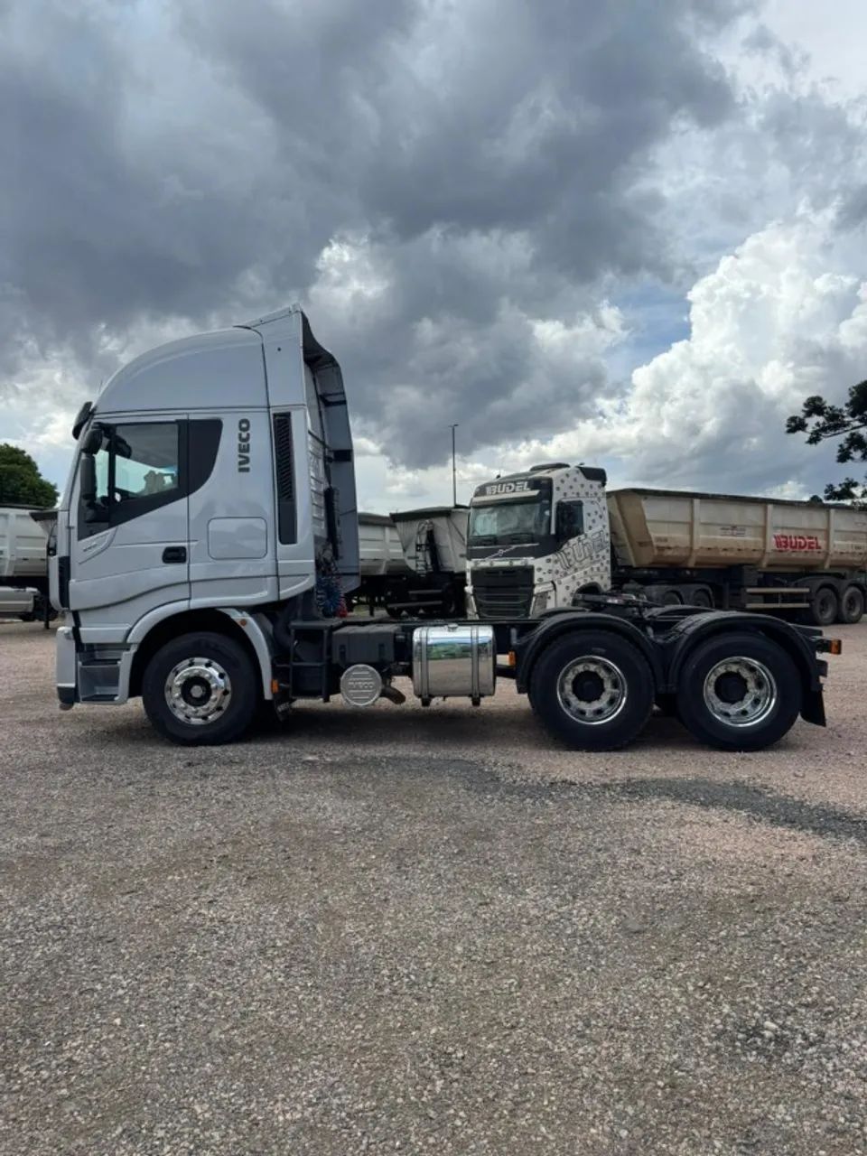 IVECO HIWAY 440 6X2 2022 ÚNICO DONO - Caminhões - Zacarias, São José ...