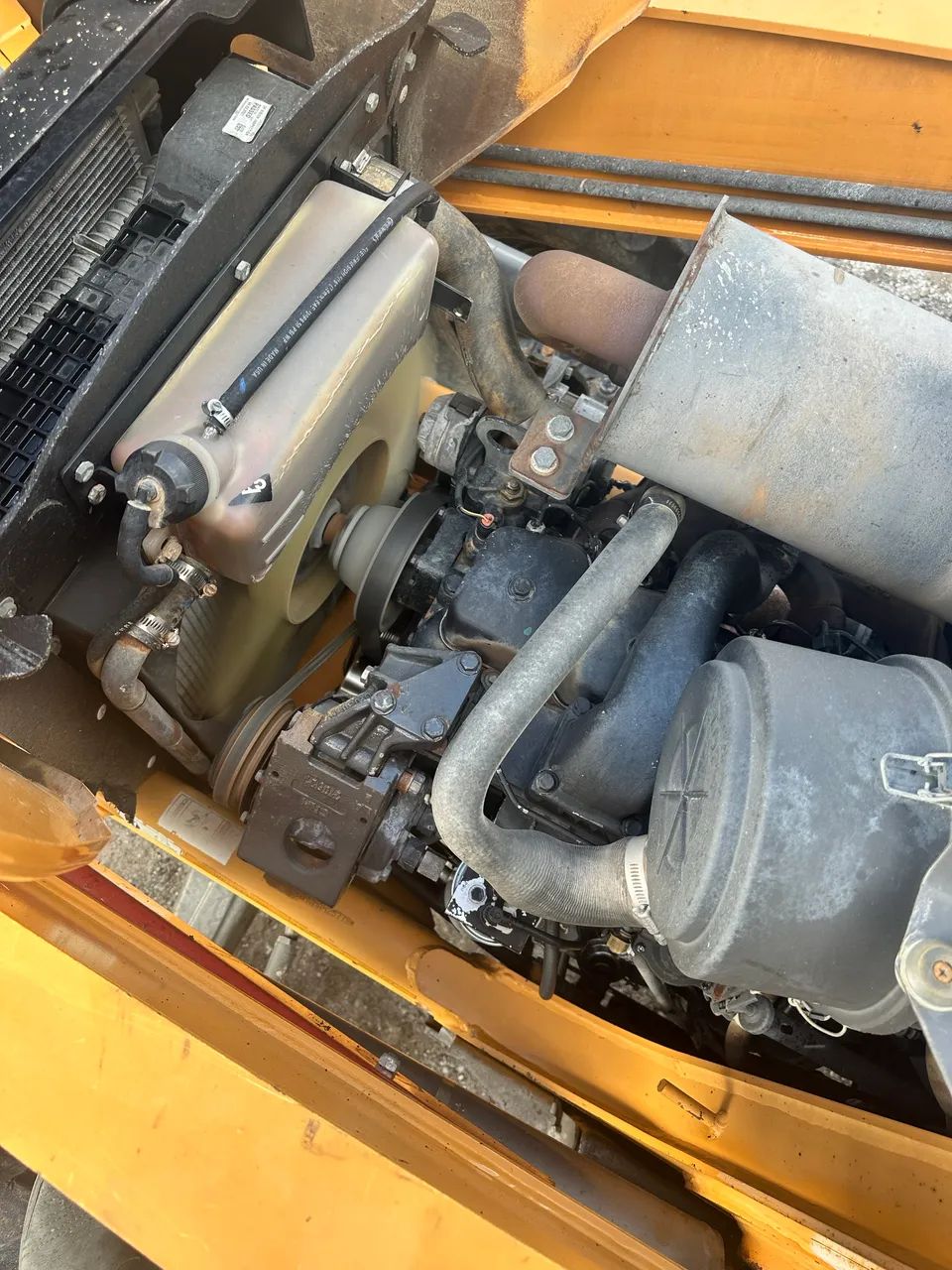 Retroescavadeira case 580 N ano 2022 - Tratores e máquinas agrícolas ...