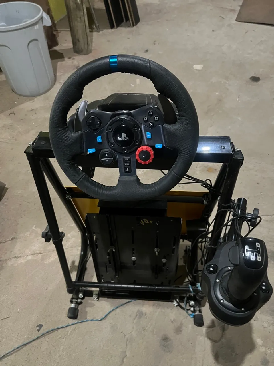 "volantes logitech" no Brasil