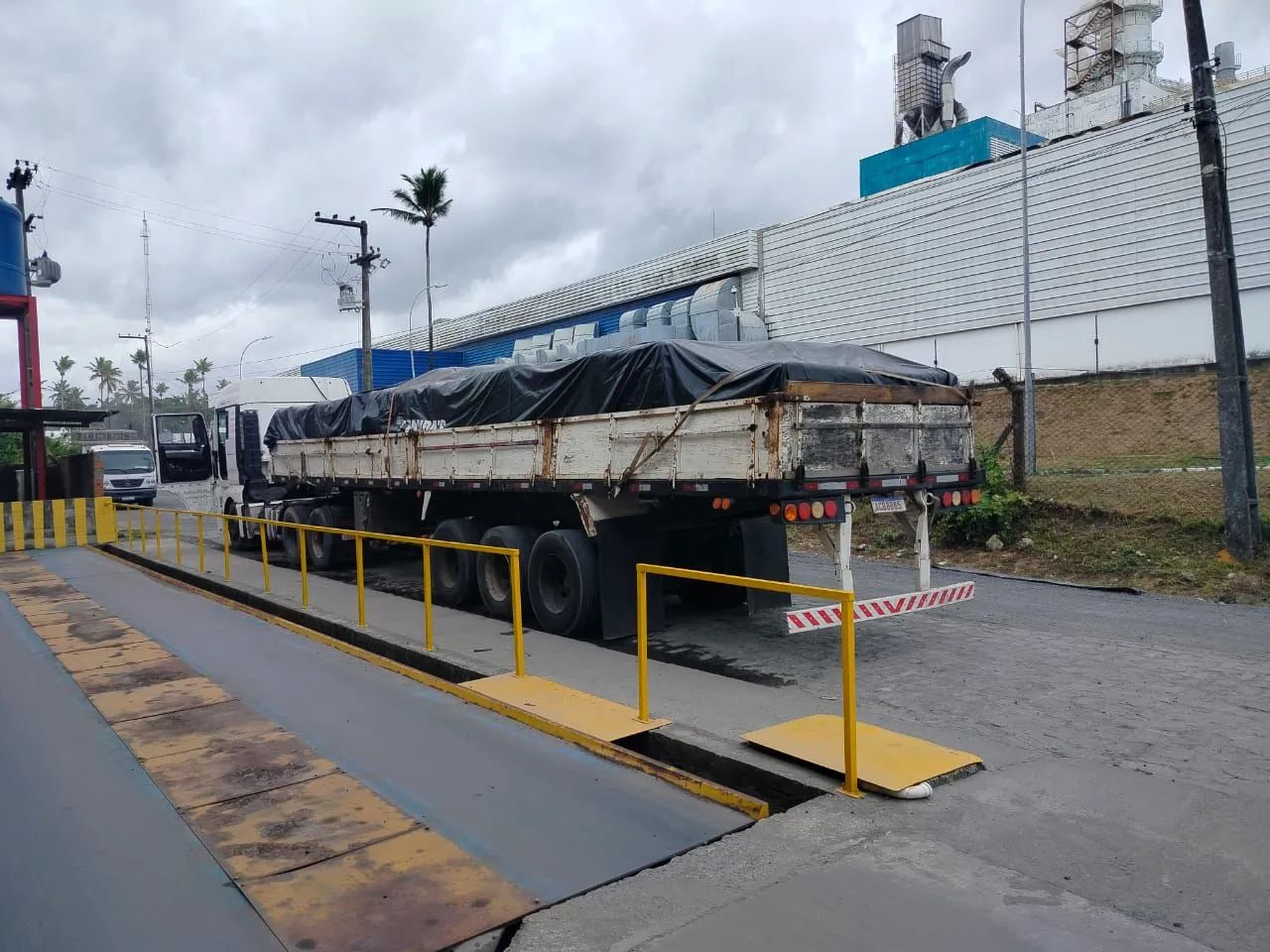 Carreta grade baixa porta contêiner 40 - Caminhões - Piedade, Jaboatão ...