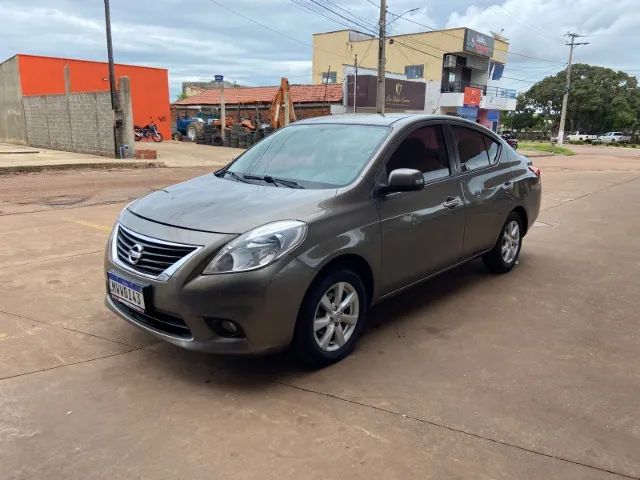 NISSAN VERSA 2013 Usados e Novos