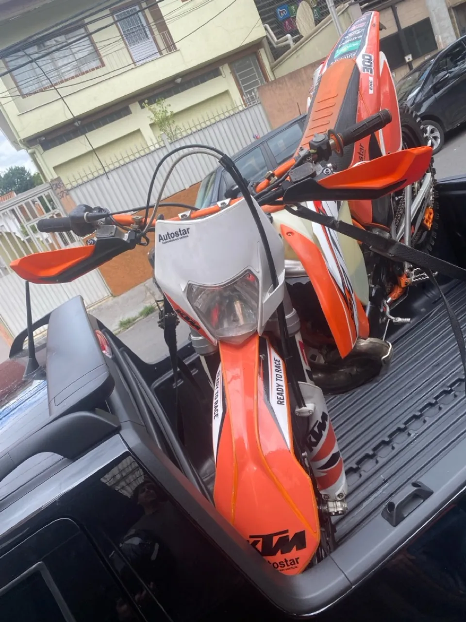 Motos KTM EXC 300 no Brasil