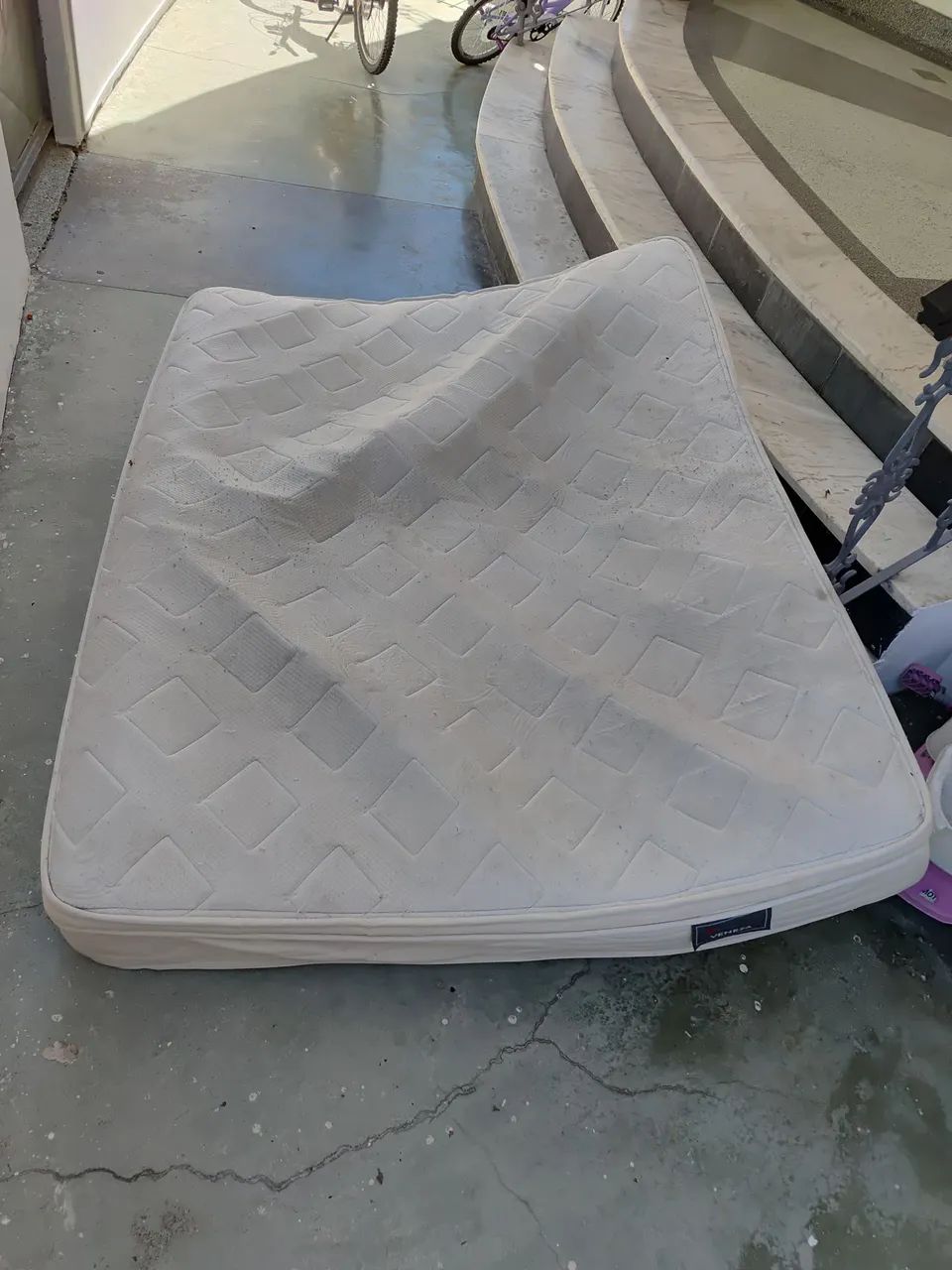 Doação colchão casal, RETIRAR HOJE 11.01.26 - local Santa Rosa ...
