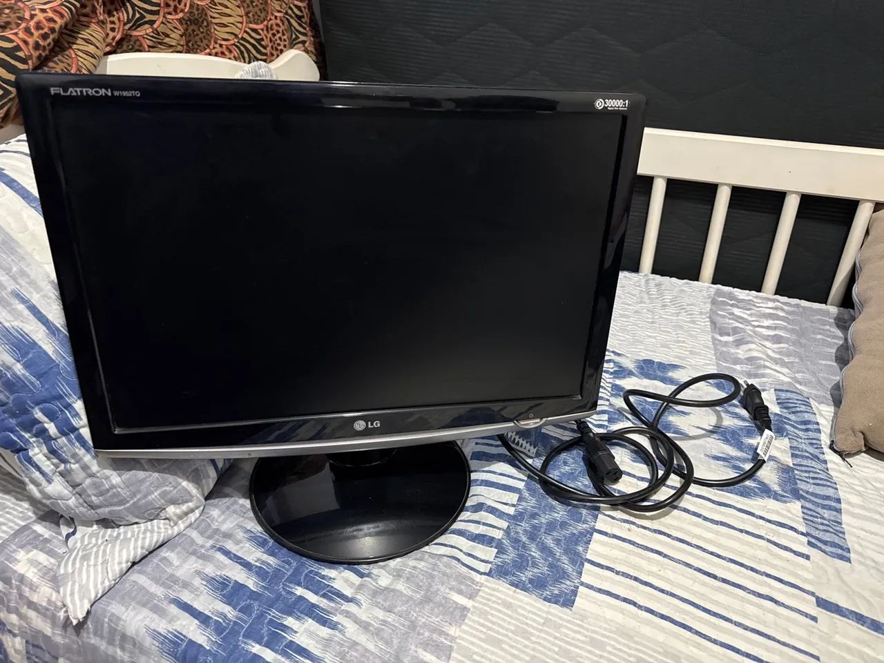 Monitor LG Flatron W1952TQ 19 polegadas - Monitores - Cruzeiro Novo, Brasília 1379644927 | OLX