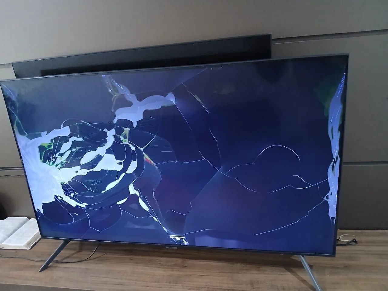 TV Samsung Smart 50 polegadas com tela quebrada - TVs - Tijuca, Rio de Janeiro 1393486362 | OLX