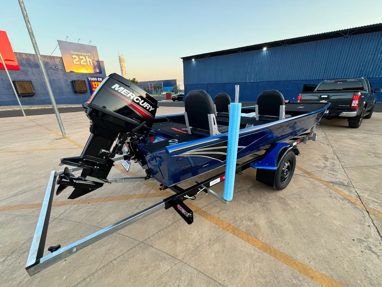"barco de pesca com motor" no Brasil