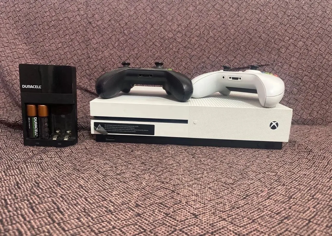 "consoles xbox one s" - Consoles de Vídeo Game no Brasil