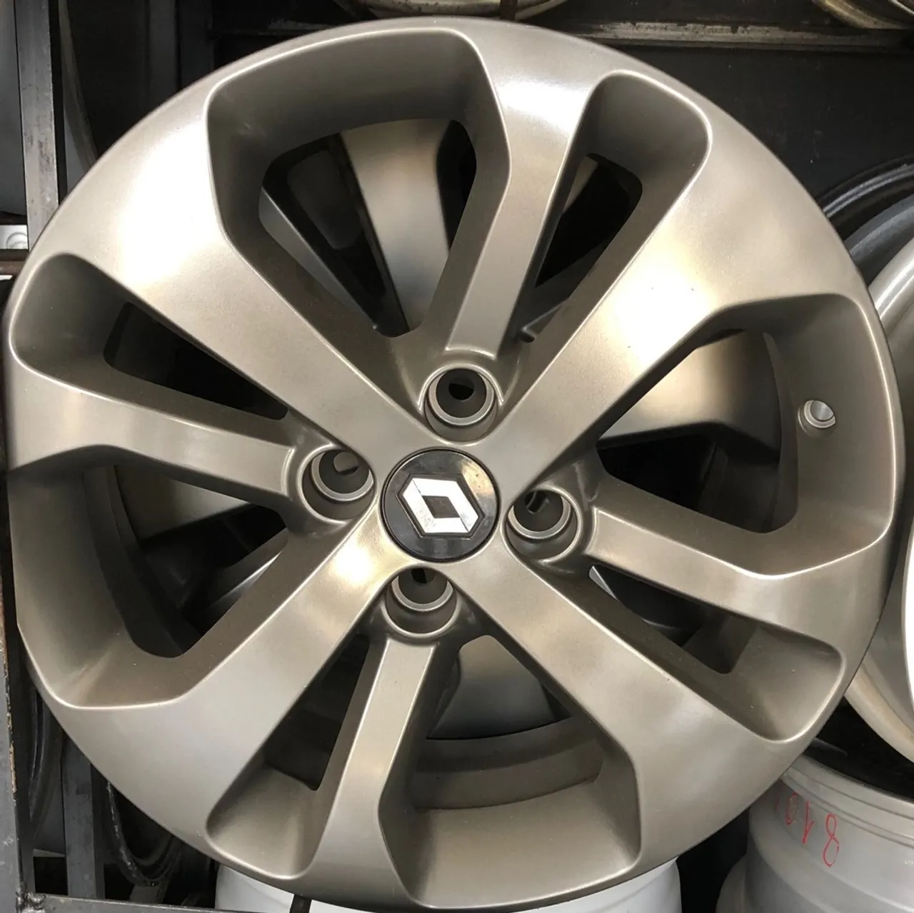 "rodas 16 sandero" - Peças para carros, vans e utilitários no Brasil