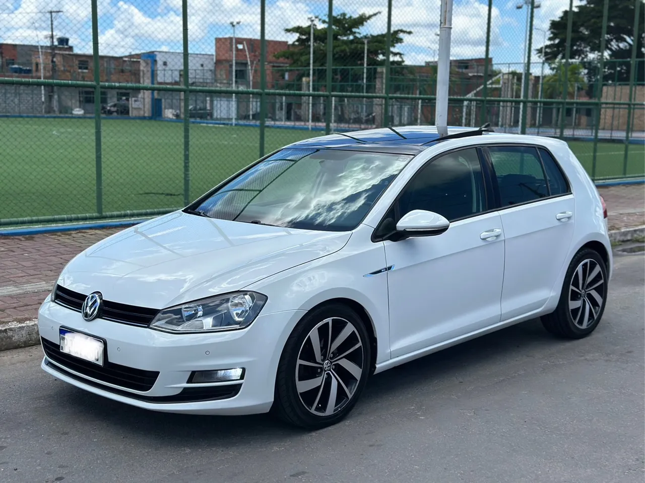 VOLKSWAGEN GOLF Usados e Novos na BA