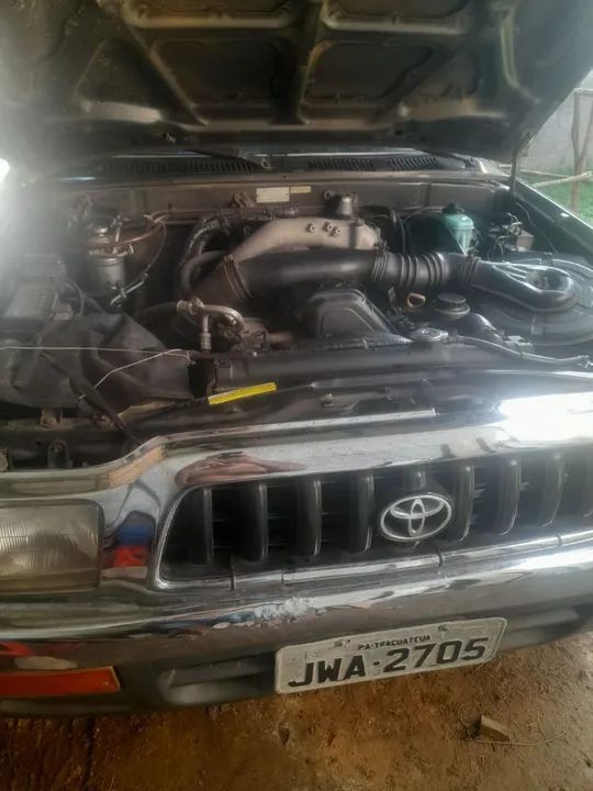 TOYOTA HILUX 2002 Usados e Novos