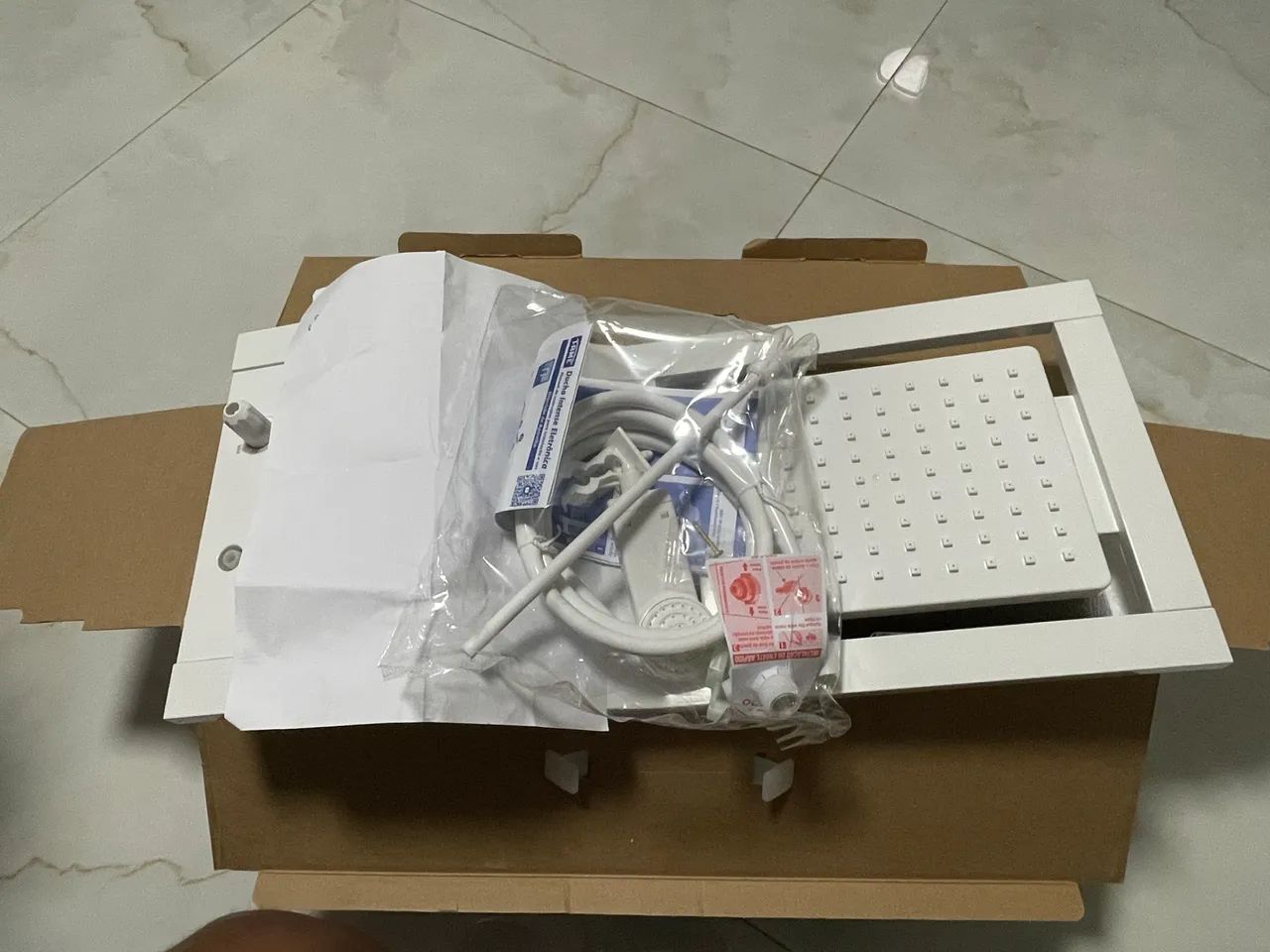 Chuveiro Fame - Torneiras, Duchas e Vasos - Fazenda Grande II, Salvador ...