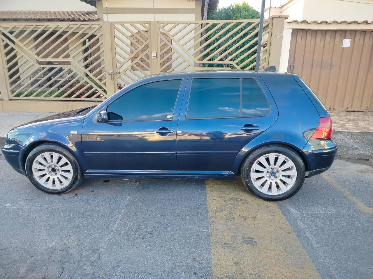 VOLKSWAGEN GOLF 2000 Usados e Novos