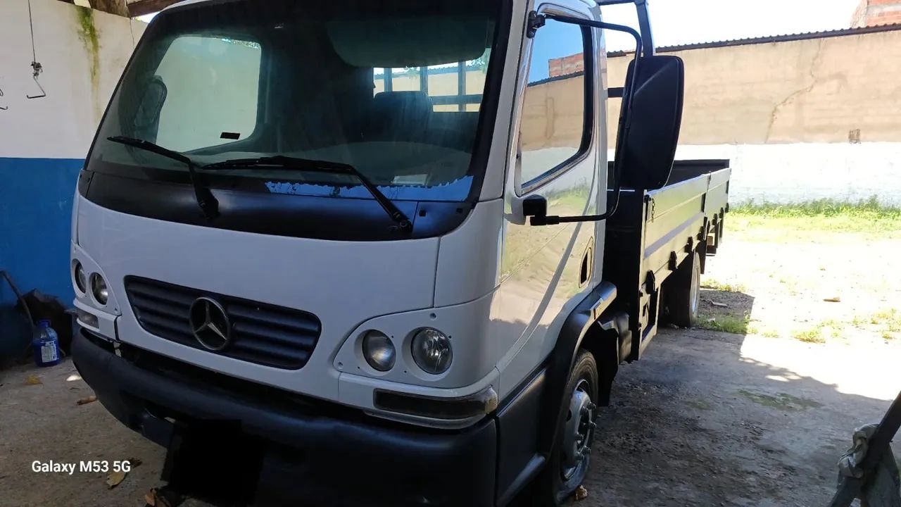 Caminhão Mercedes-Benz 915 - Excelente estado! - Caminhões - Buraquinho ...