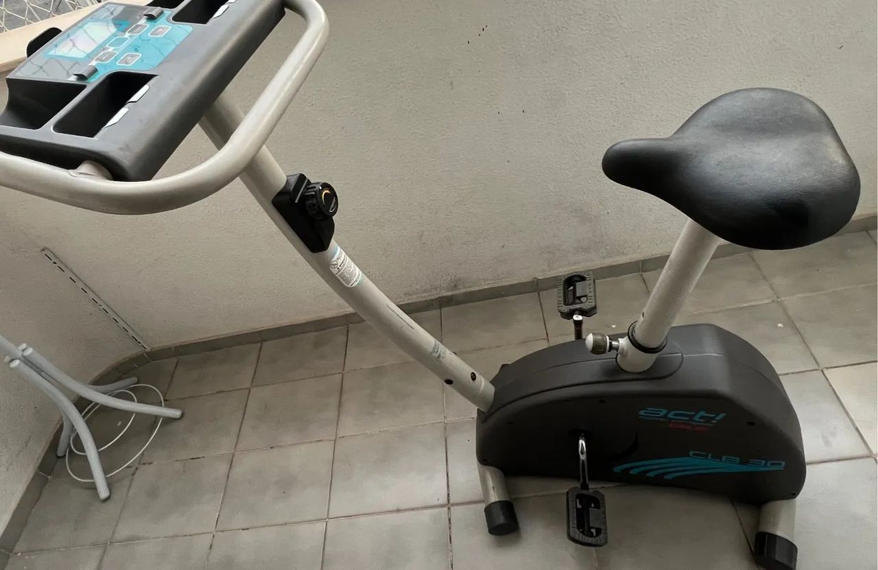 Bicicleta ergométrica Act! CLE 30 Caloi - Academia e Exercícios ...