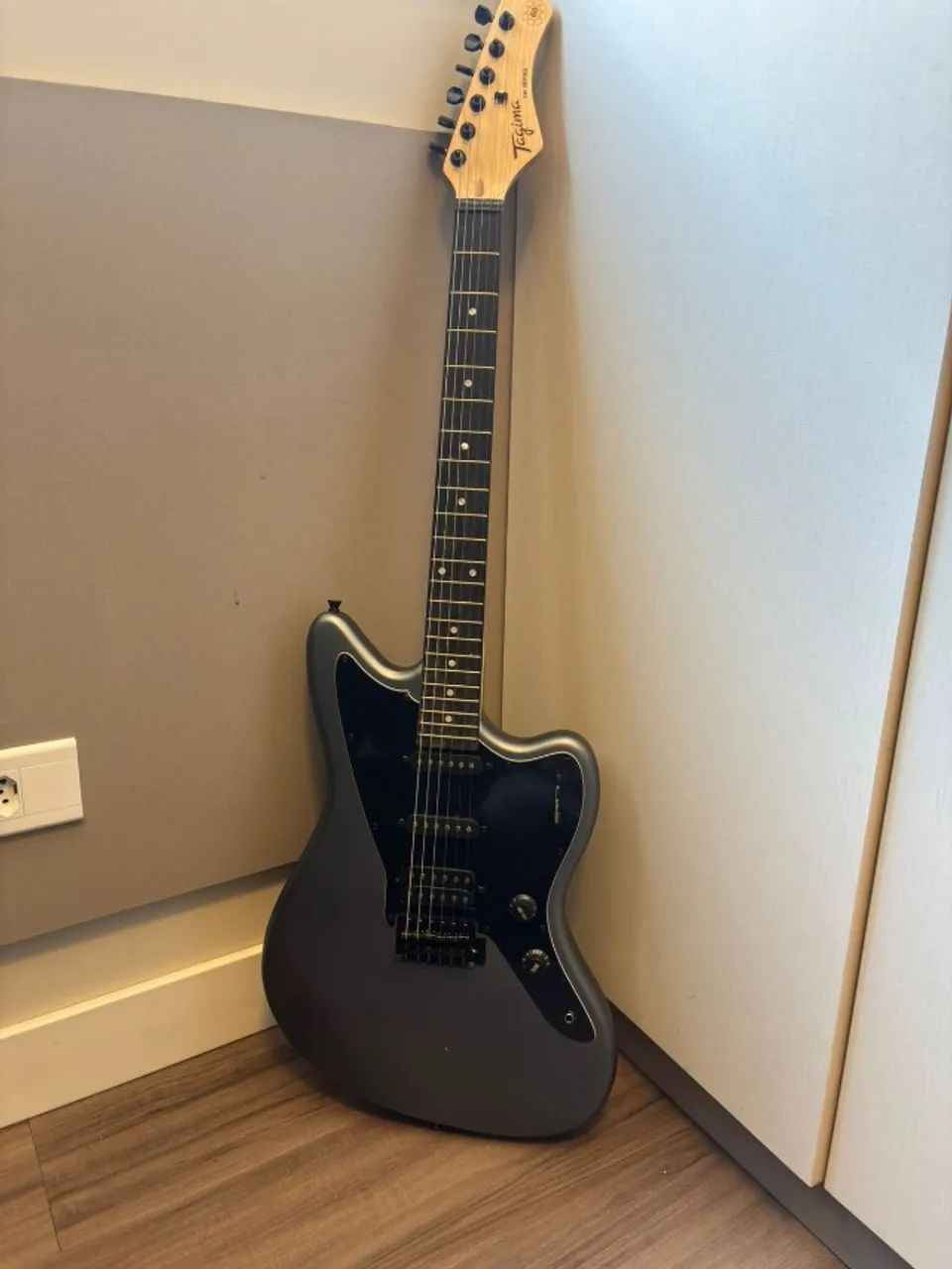 Guitarra Tagima JazzMaster Tw-60 + CubeBaby - Instrumentos musicais ...