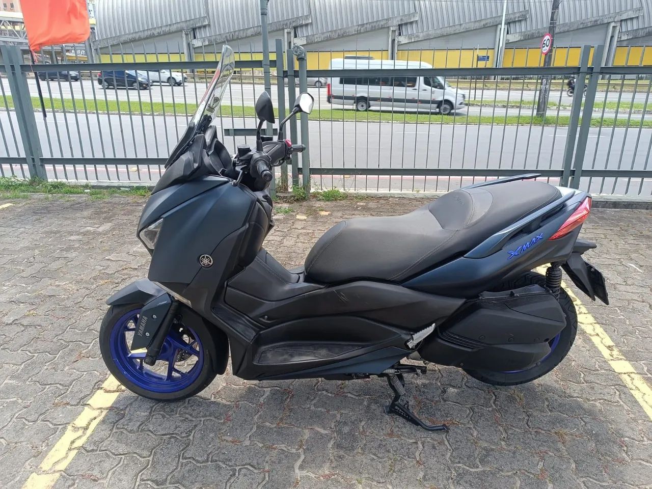 YAMAHA XMAX 250 ABS 2023 - 1366336607 | OLX