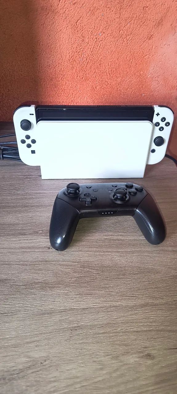 Nintendo Switch OLED + Controle Pro - Consoles de Vídeo Game - Pici ...