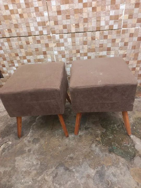 Vendo Par de Puffs em ótimo estado - Sofás e Poltronas - Oitizeiro ...