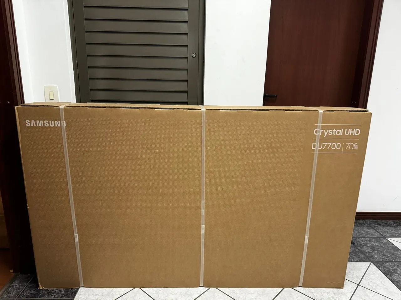 "tv de caixa de papelao" no Brasil