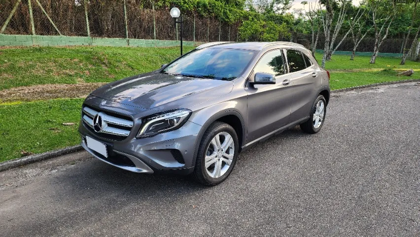MERCEDES-BENZ GLA-200 2016 Usados e Novos
