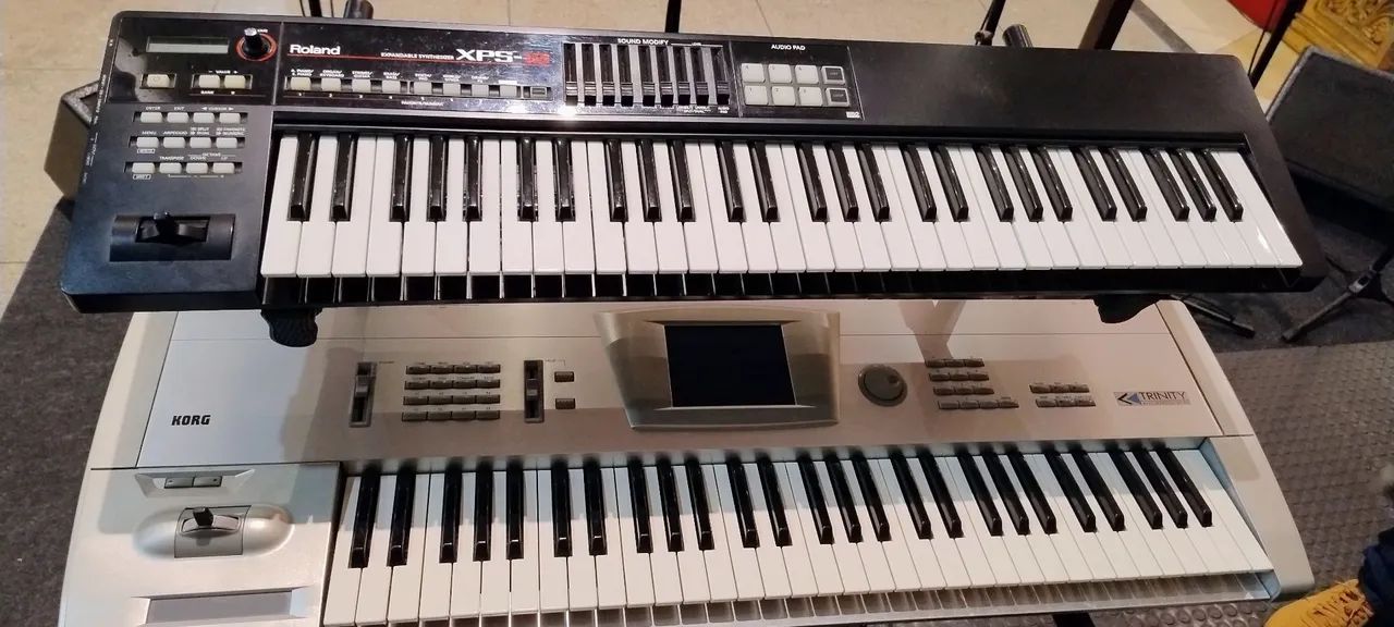 Teclado Roland XPS-10 e Korg Trinity - Instrumentos musicais ...
