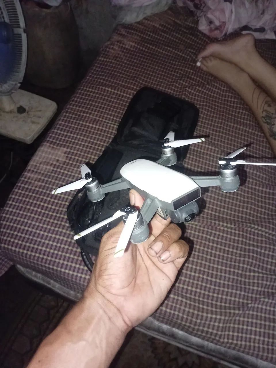 Drone dji espark GPS gibal 2 km conbu fly more com 3 bateria - Drones ...