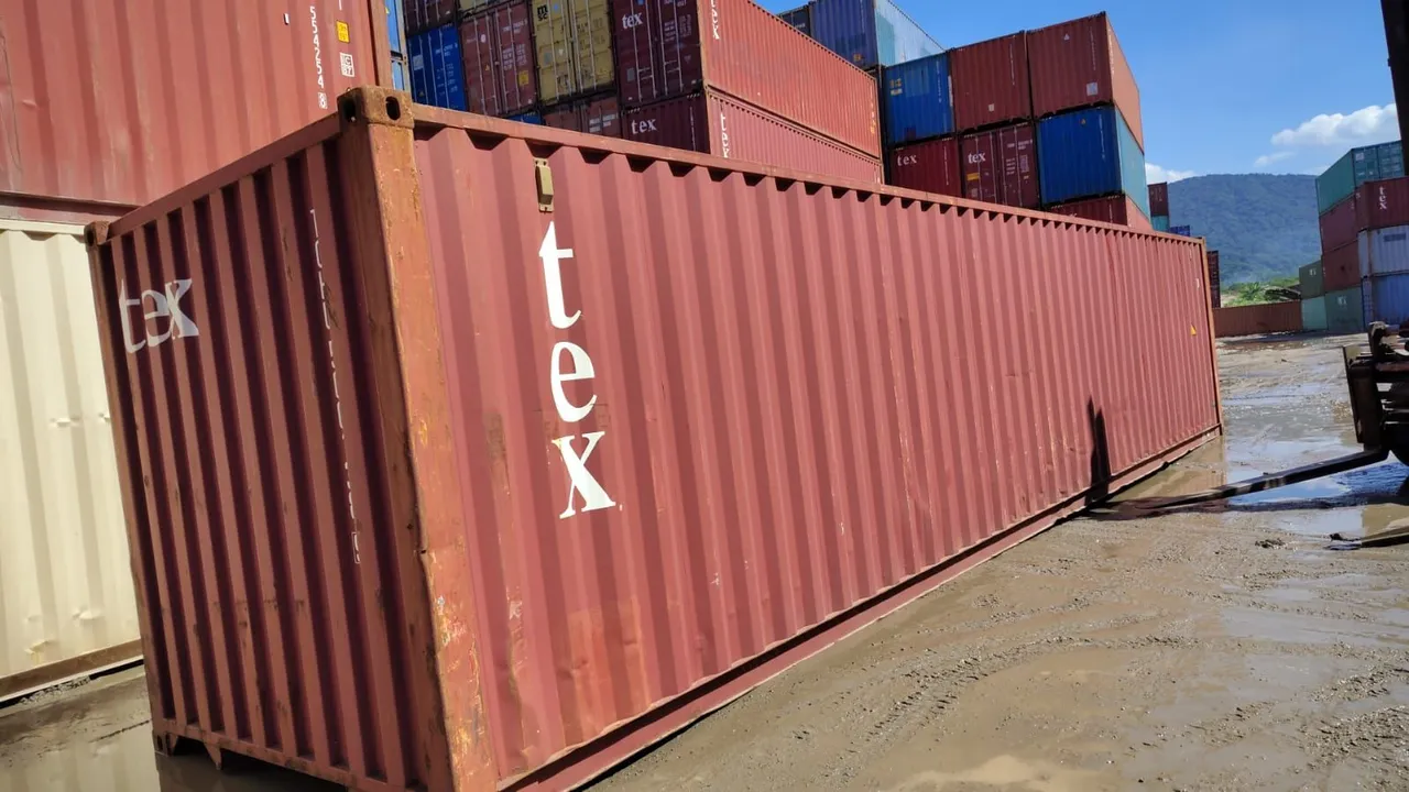 "container 20 pes" no Brasil
