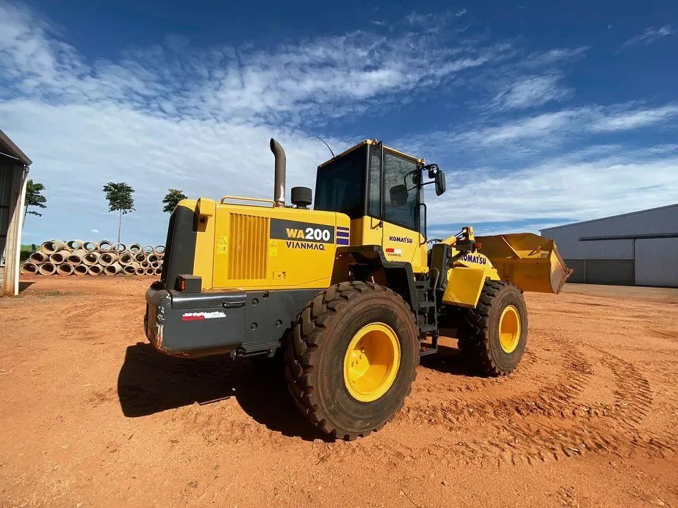 PÁ CARREGADEIRA - Máquinas pesadas para construção - Área Rural de ...