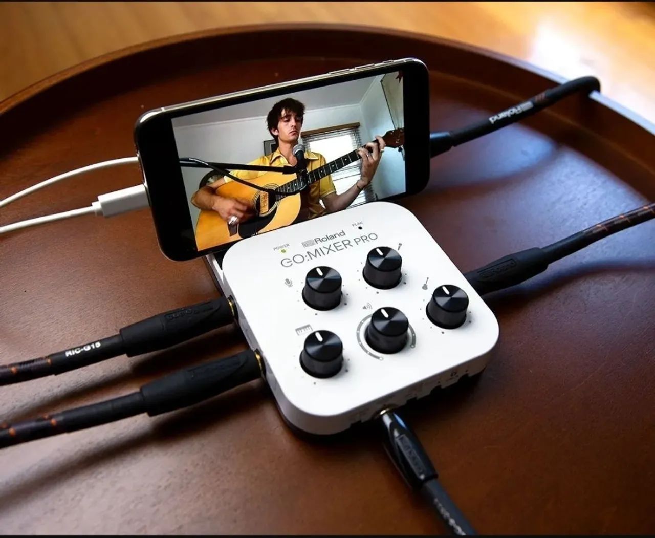 Interface de Áudio Roland GO:Mixer PRO - Equipamentos e Acessórios de ...