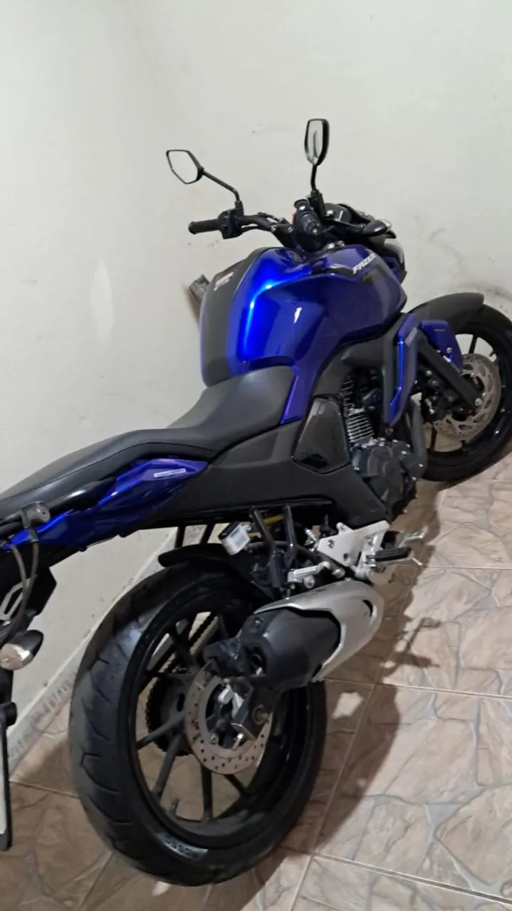 Motos YAMAHA FZ25 no Brasil