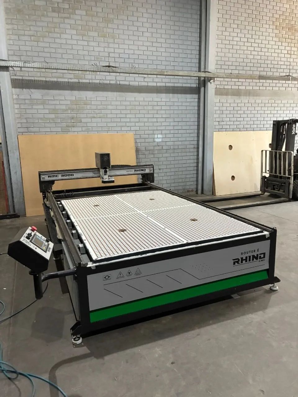 ROUTER CNC RHINO 3000 PLUS (Completa) - Máquinas para produção ...