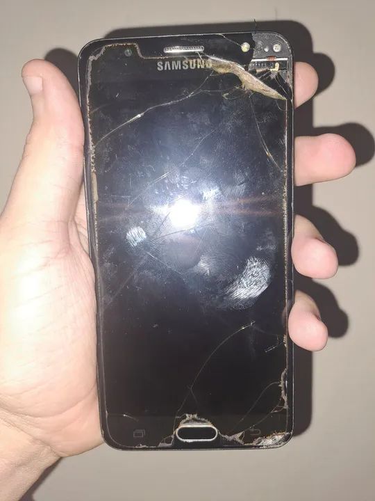 Samsung Galaxy J7 prime com tela quebrada, mas funcionando. - Celulares e Smartphones - Pedras ...