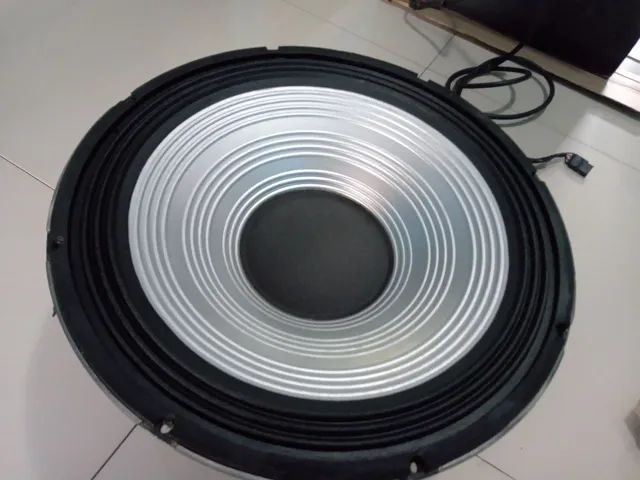 "alto falante 18 tornado" no Brasil