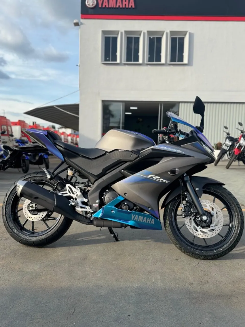 Motos Yamaha YZF R-15 155 ABS no Brasil