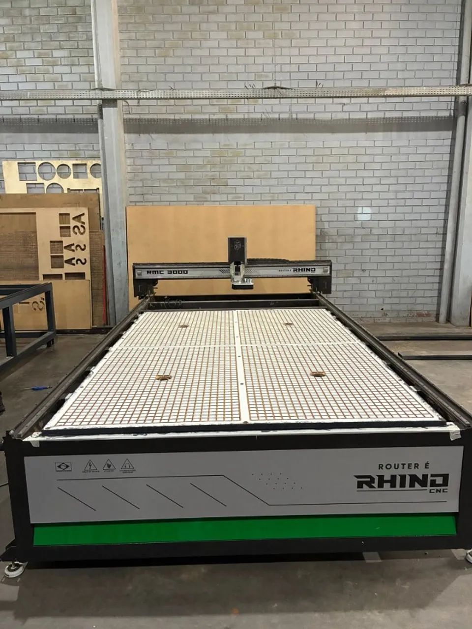 ROUTER CNC RHINO 3000 PLUS (Completa) - Máquinas para produção ...